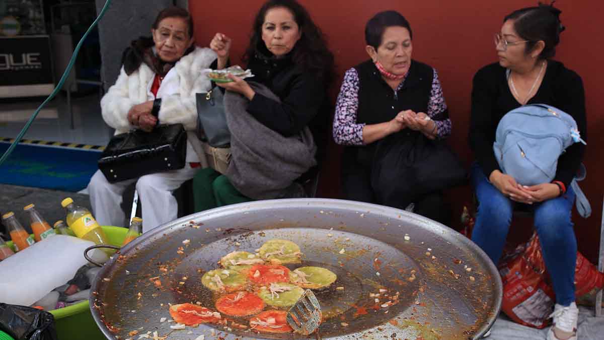 Al hospital, cuatro poblanos a la semana por comer comida en mal estado ...