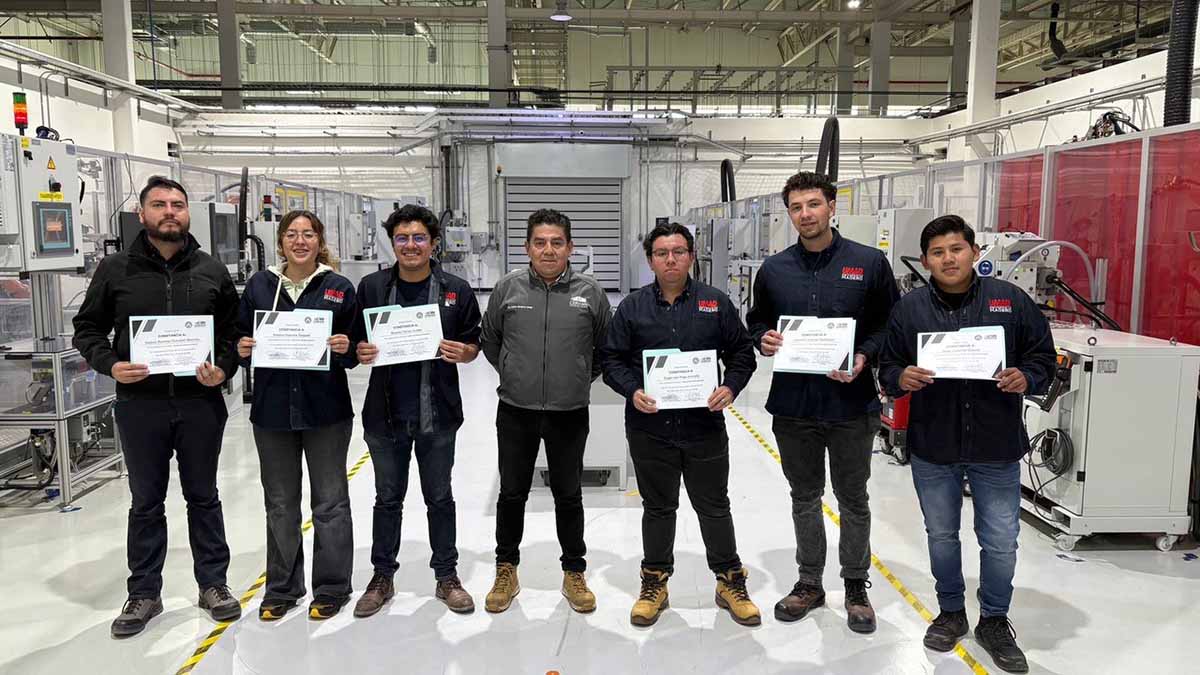 La UMAD impulsa el talento de sus ingenieros en Robótica Industrial ...
